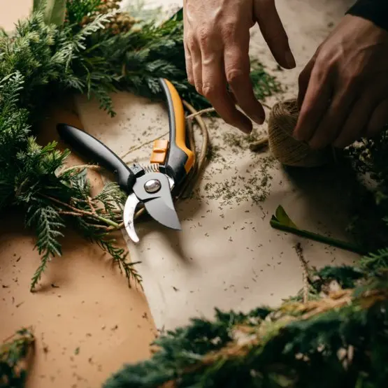 FISKARS Outils de jardinage - Sécateur traditionnel pour arbustes ...